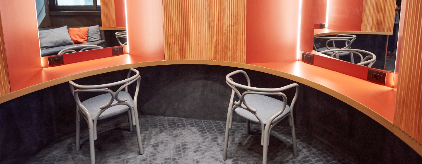 THE TRANSFORMATION OF A DRESSING ROOM